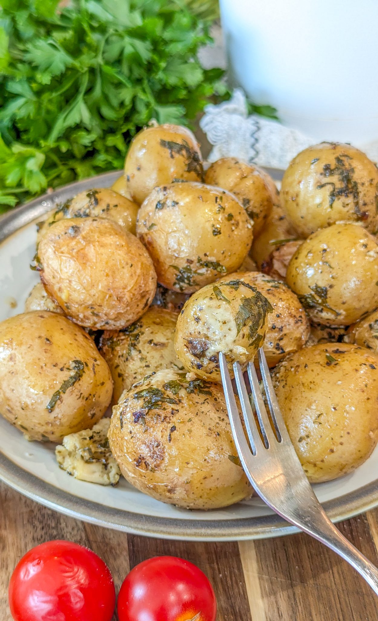 Slow cooker garlic Parmesan cheese potatoes - Comfort Classics Kitchen